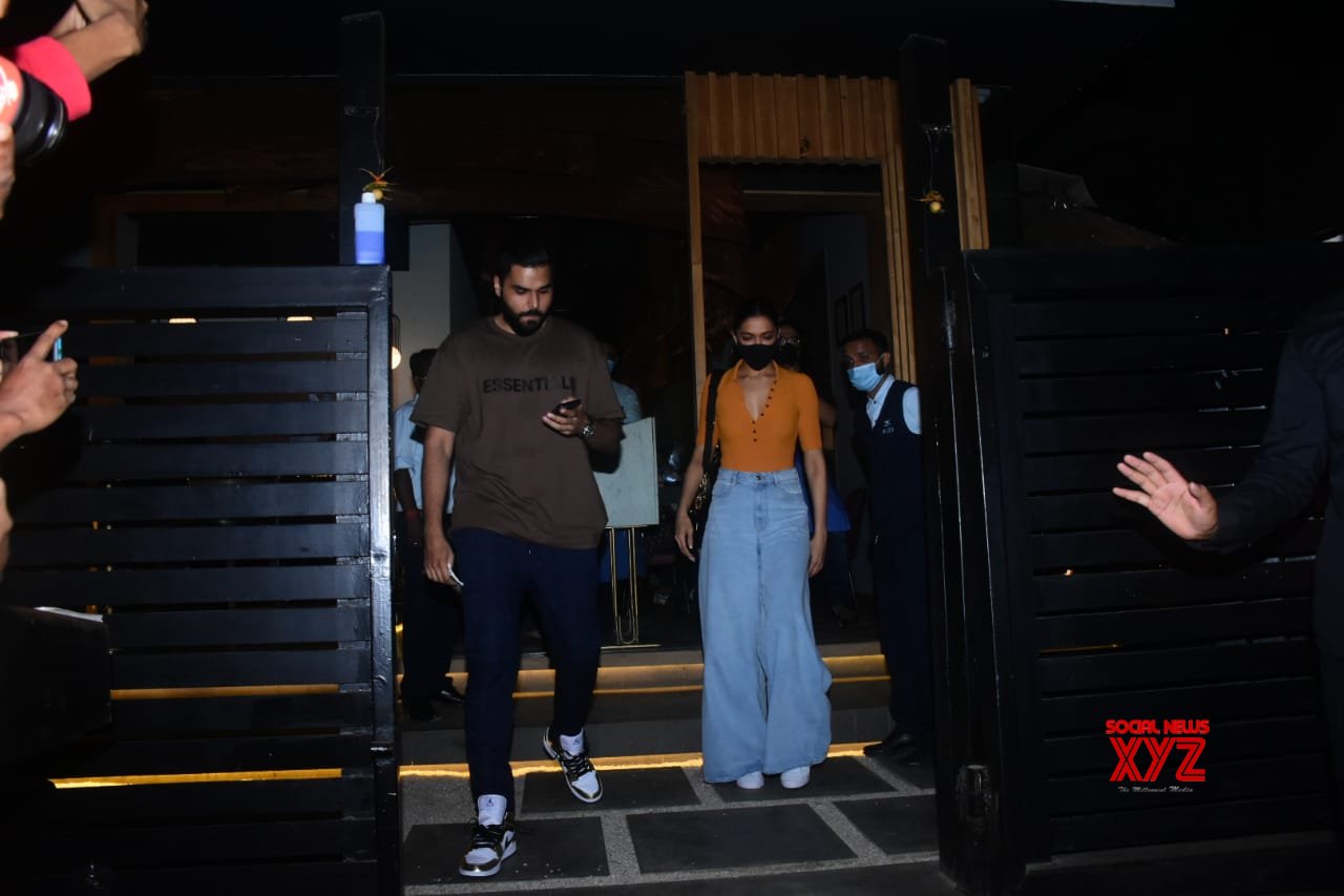 Actress Deepika Padukone Spotted At Mizu In Bandra - Gallery - Social ...