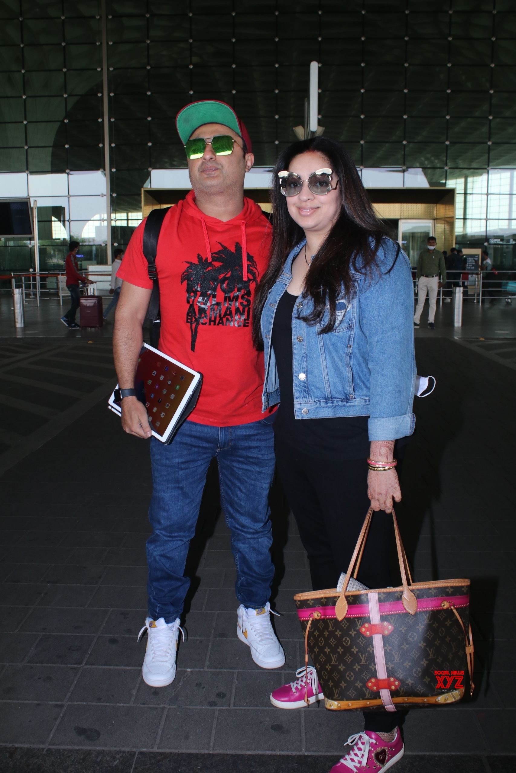 Nidhi Dutta And Binoy Gandhi Spotted At Airport Departure - Gallery - Social News XYZ