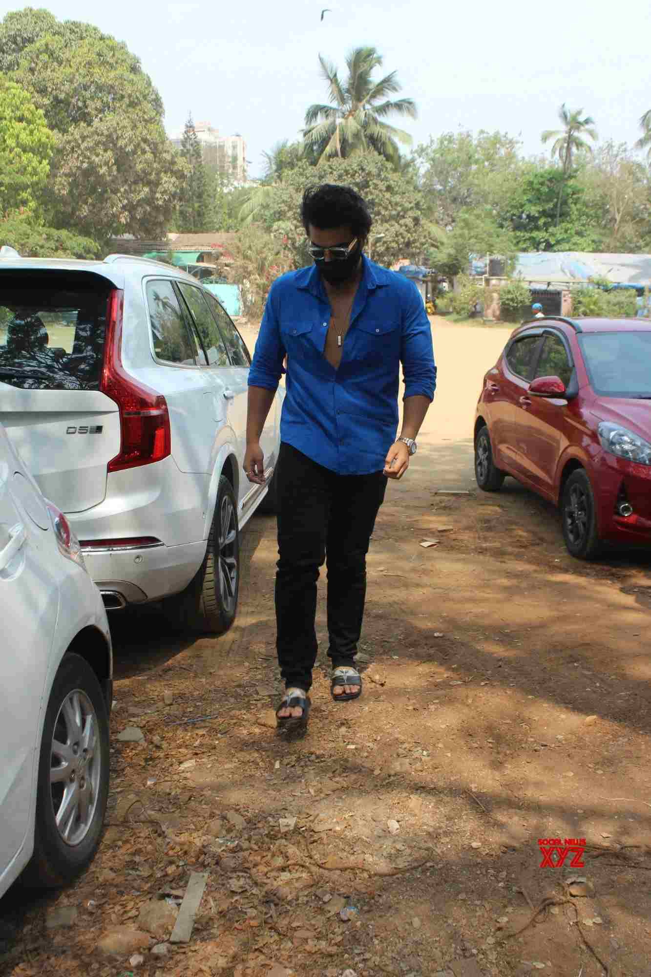 Arjun Kapoor And Anshula Kapoor Spotted At Rohan Shreshtha Studio ...