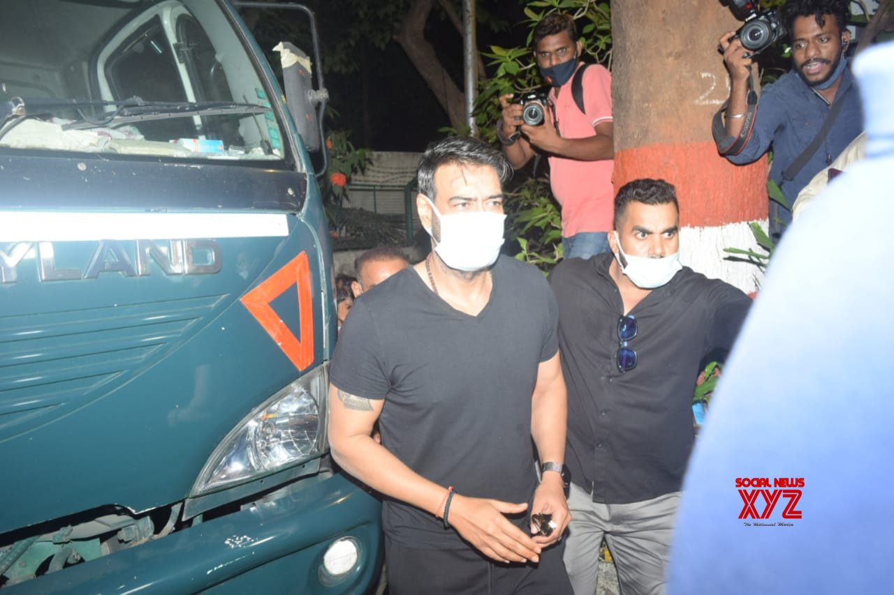 Ajay Devgan Spotted On Location In Bandra - Gallery - Social News XYZ