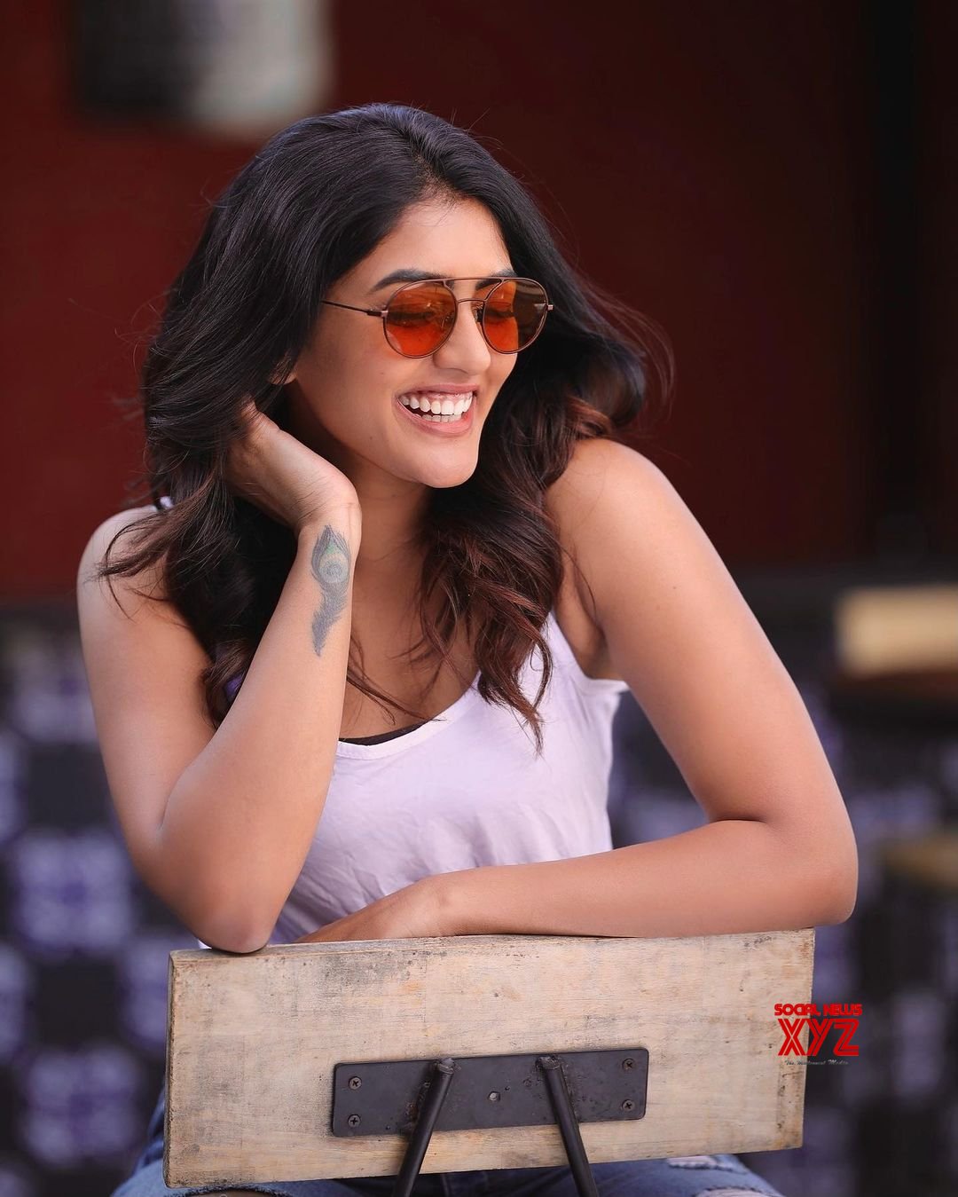 Actress Eesha Gupta New Hot And Glamour Stills - Social News XYZ