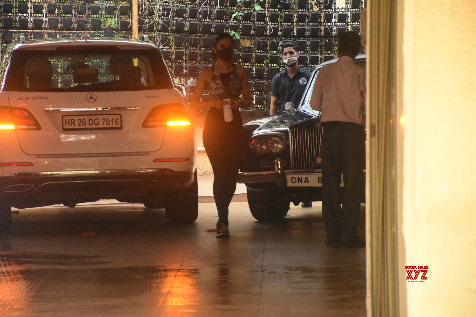 Actress Rakul Preet Singh Snapped at Her Residence Bandra in Mumbai # ...