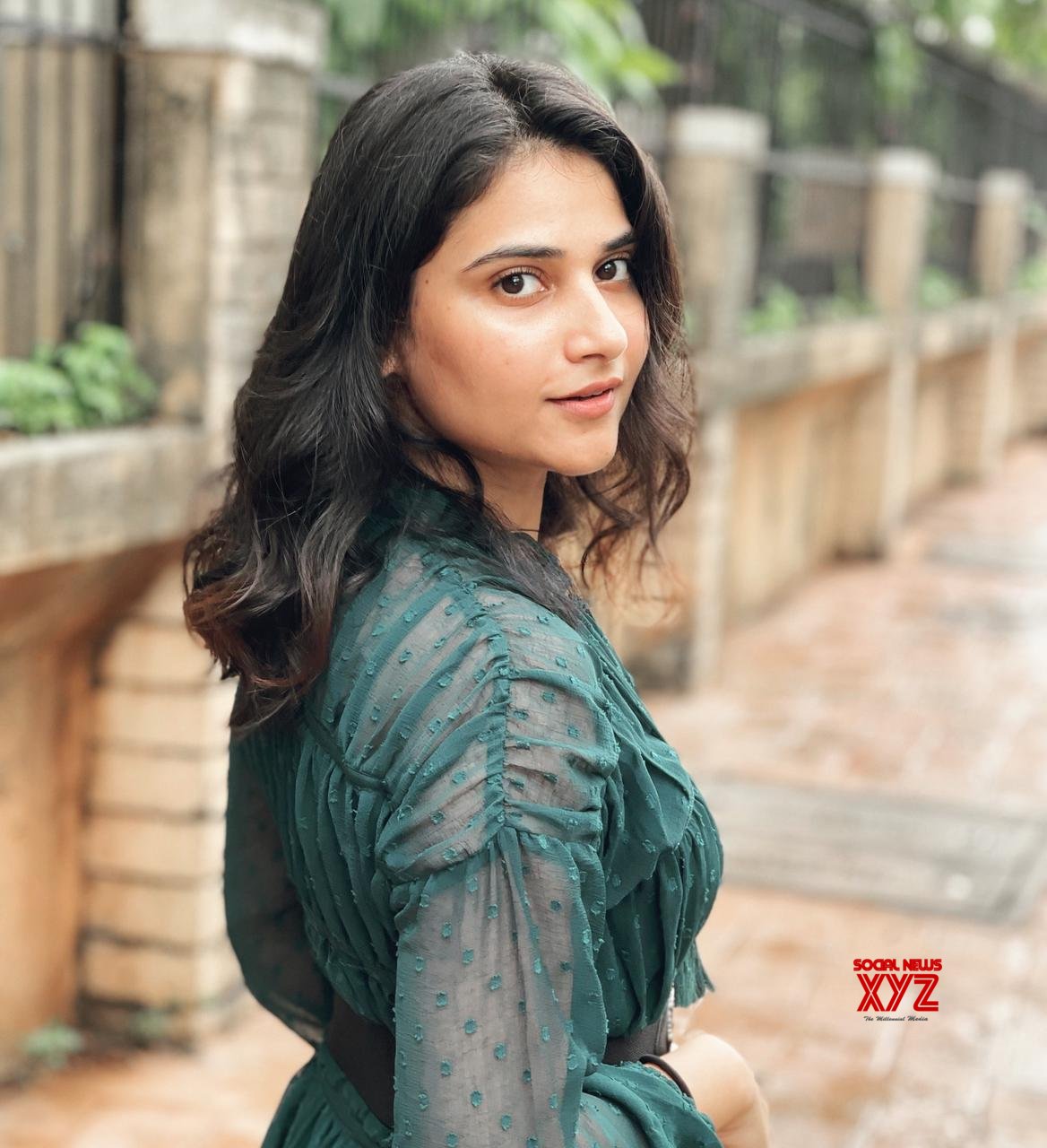 Actress Priya Singh Latest Hot And Gorgeous Stills - Social News XYZ