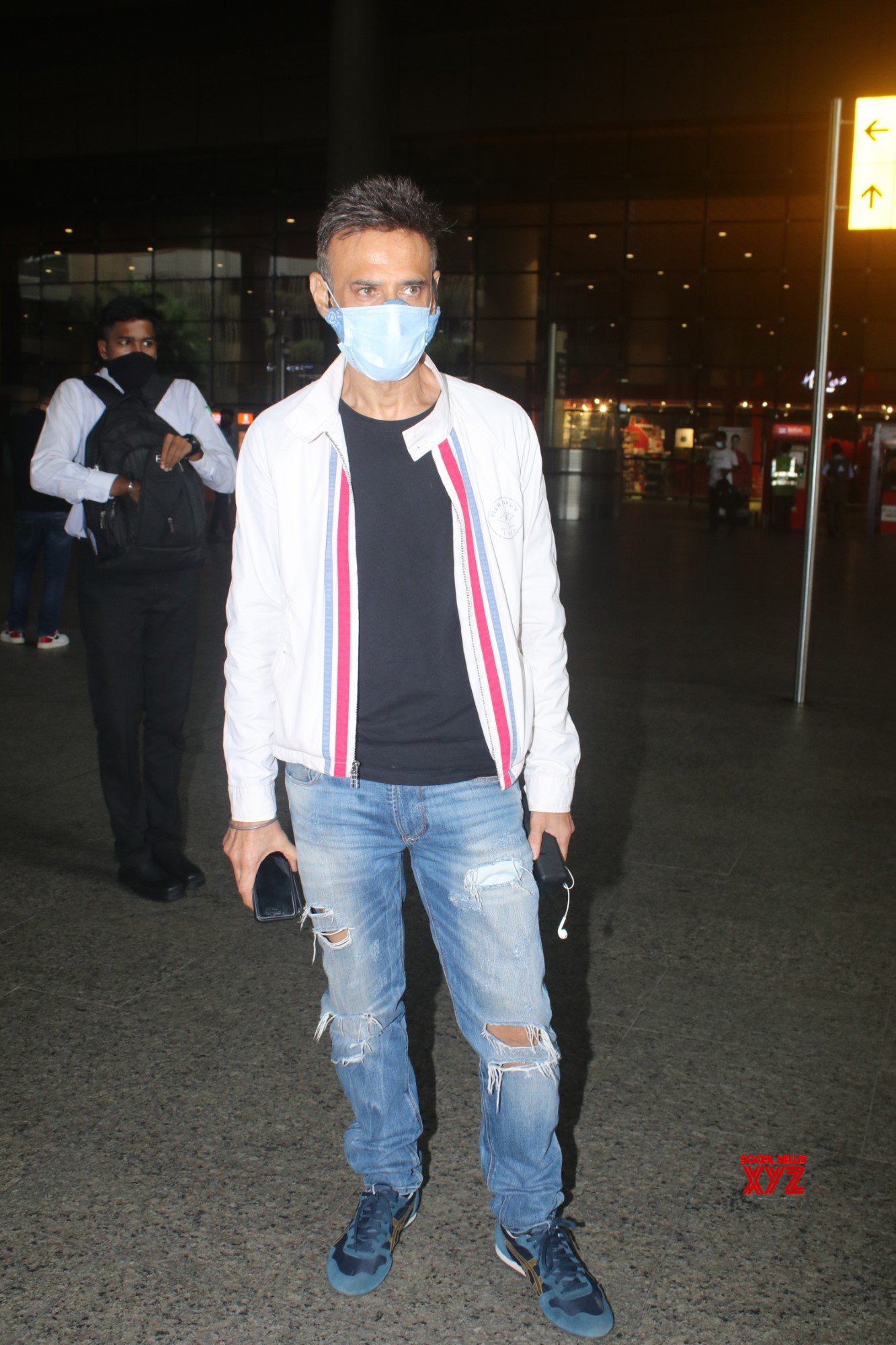 Rahul Dev Spotted At Airport Departure - Gallery - Social News XYZ