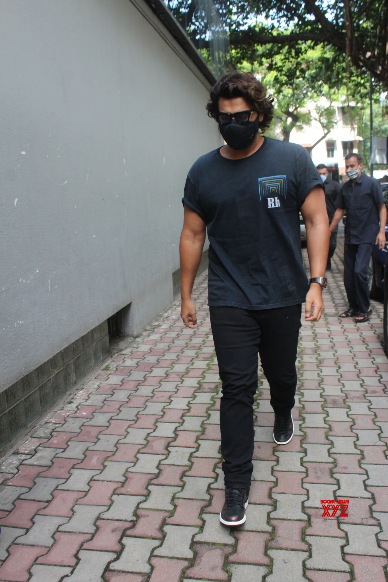 Arjun Kapoor Spotted At Ramesh Taurani's Office In Khar - Gallery ...