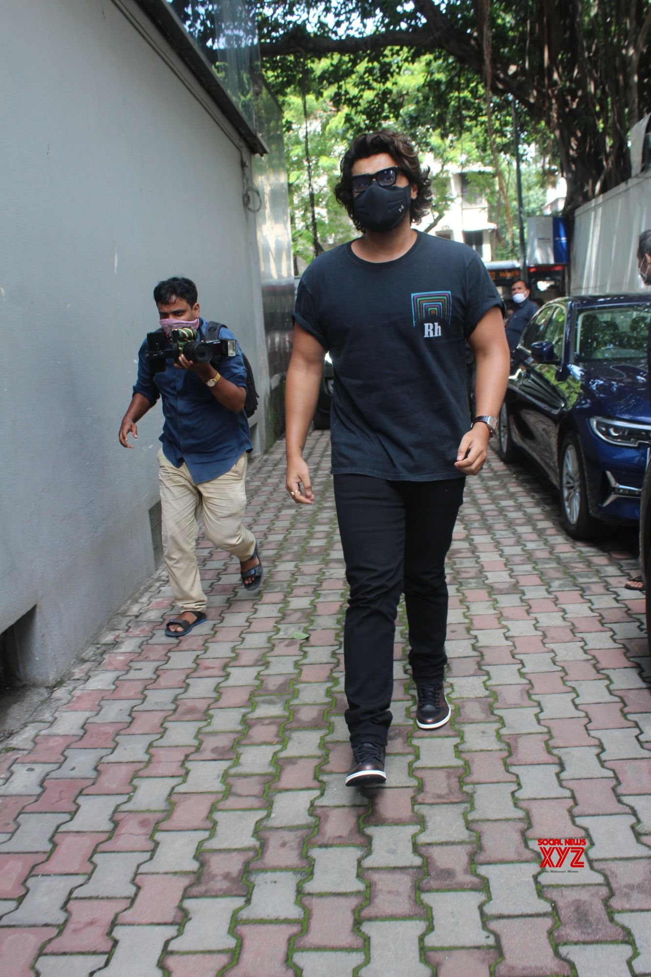 Arjun Kapoor Spotted At Ramesh Taurani's Office In Khar - Gallery ...