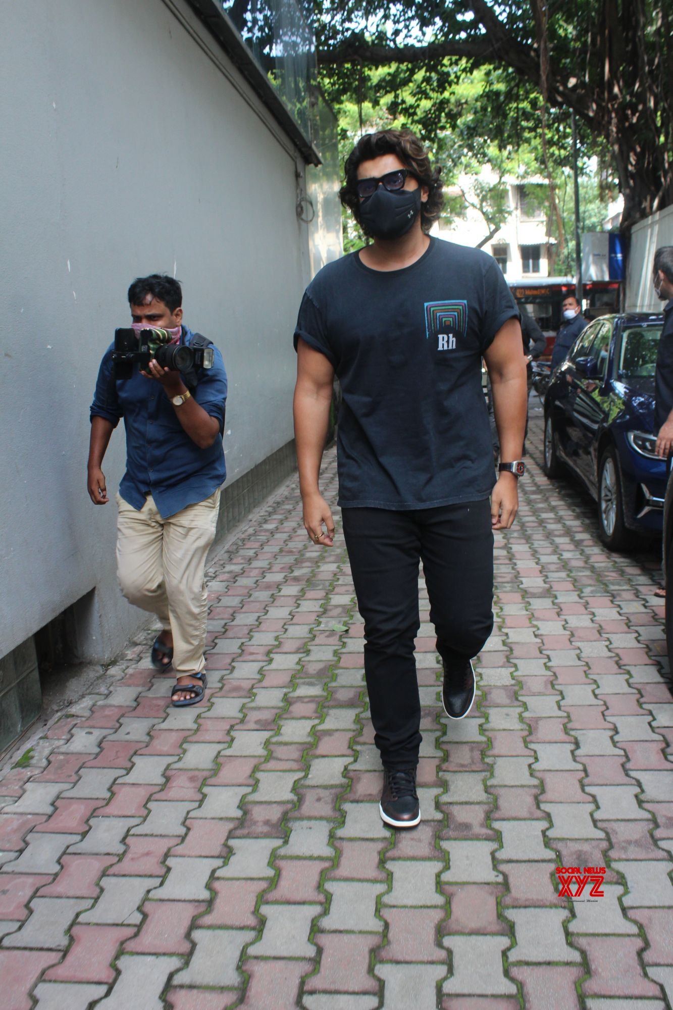 Arjun Kapoor Spotted At Ramesh Taurani's Office In Khar - Gallery ...