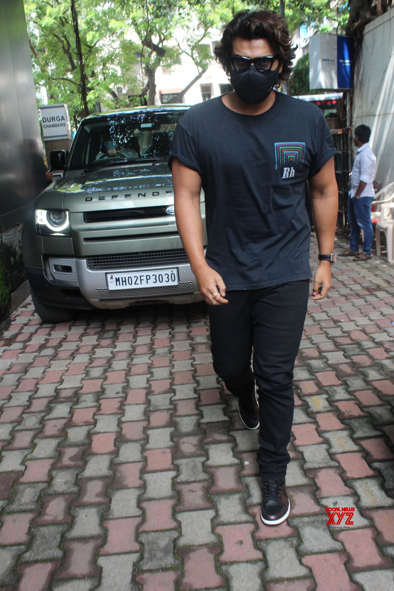 Arjun Kapoor Spotted At Ramesh Taurani's Office In Khar - Gallery ...