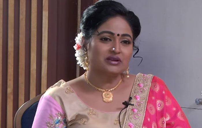 Actress Divyavani Birthday Special Stills - Social News XYZ