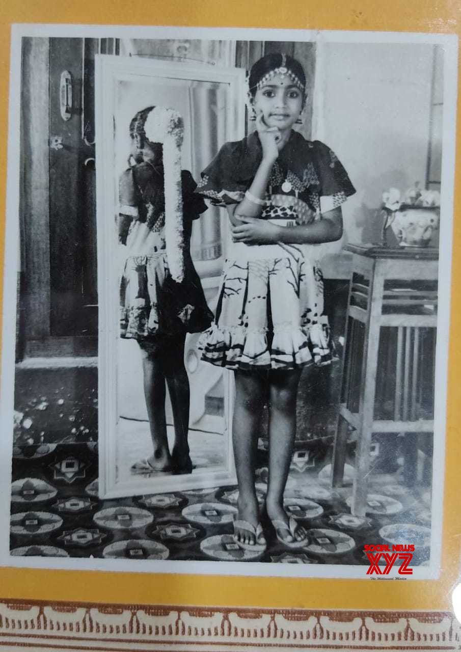 Actress Divyavani Birthday Special Stills - Social News XYZ