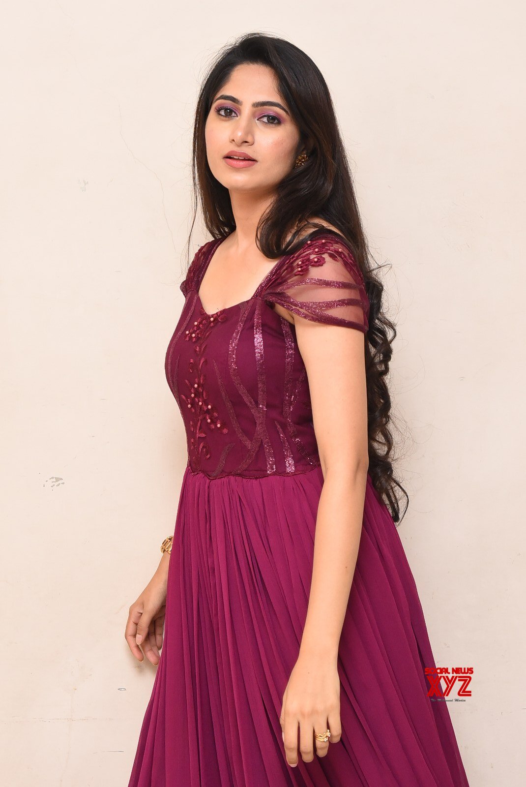 Actress Kushi Ravi Stills From Dia Movie Pre Release Event - Social ...