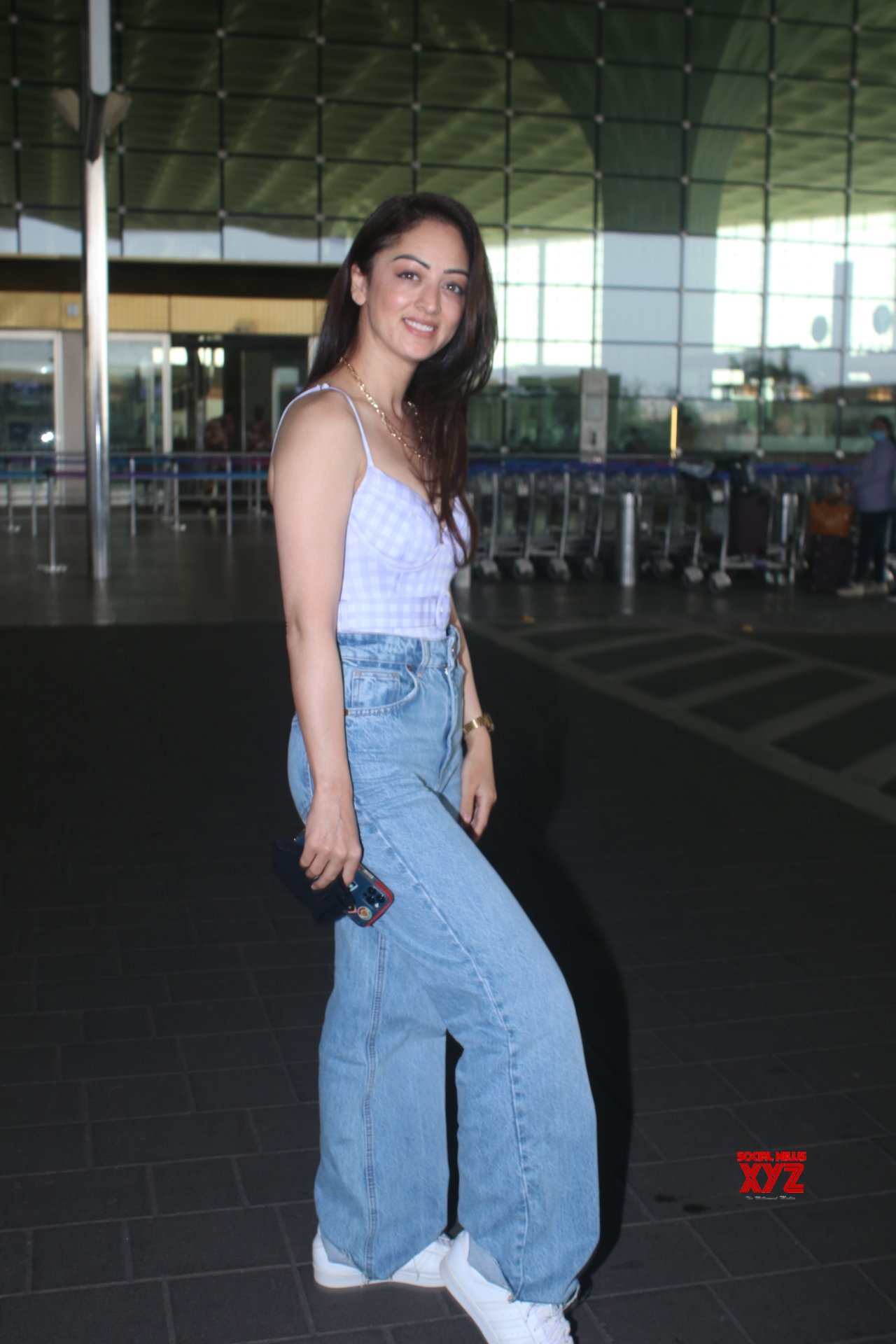 Actress Sandeepa Dhar Spotted At Airport Departure - Gallery - Social ...