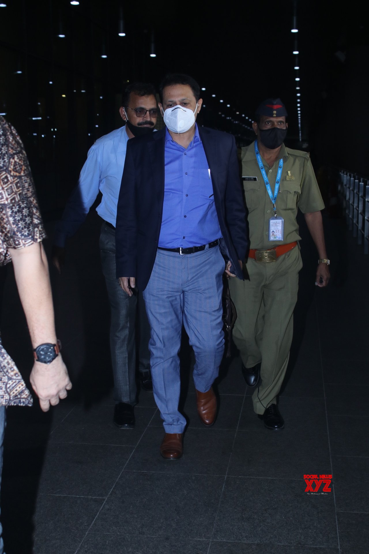 NCB Officer Sanjay Singh Spotted At Airport - Gallery - Social News XYZ
