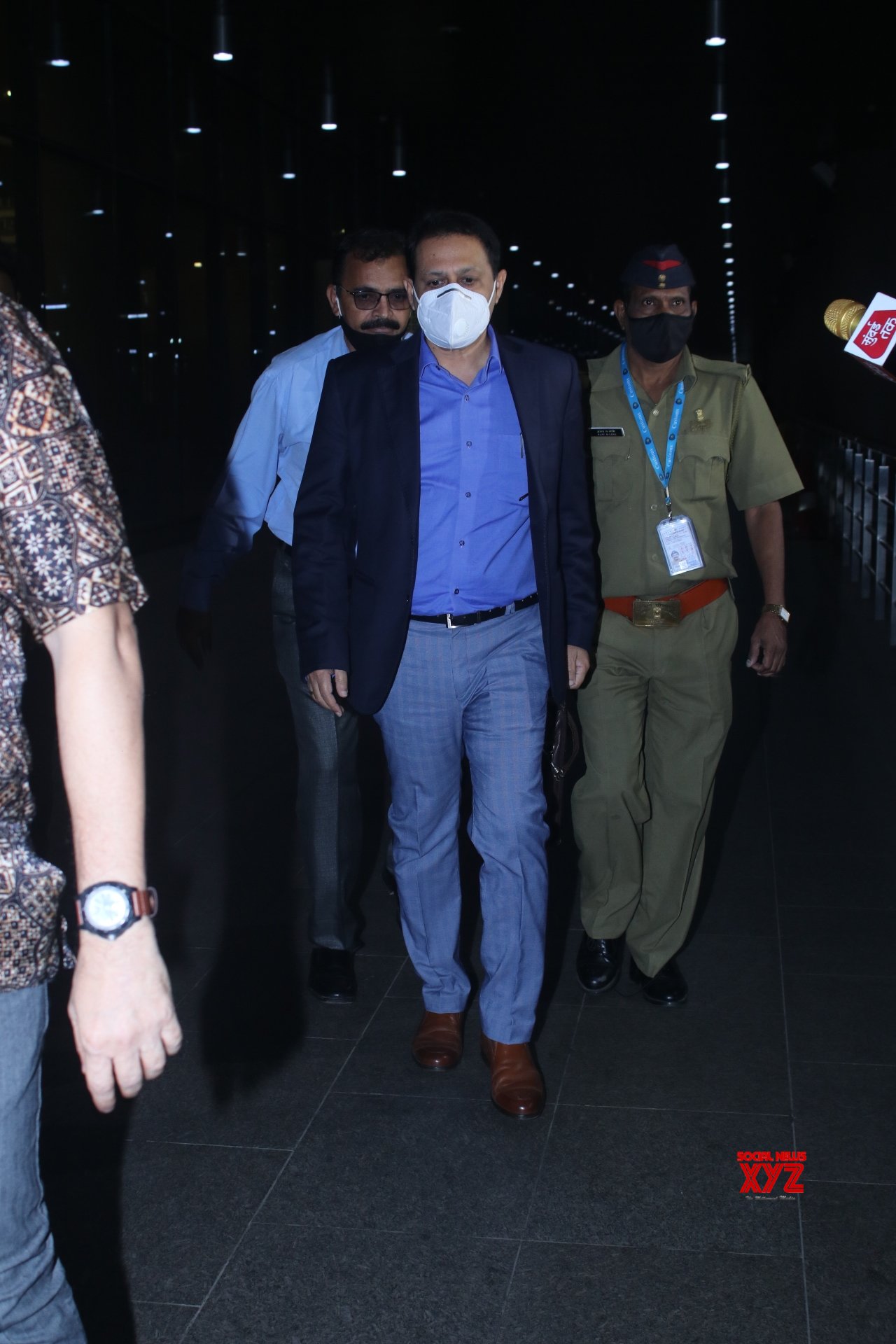 NCB Officer Sanjay Singh Spotted At Airport - Gallery - Social News XYZ