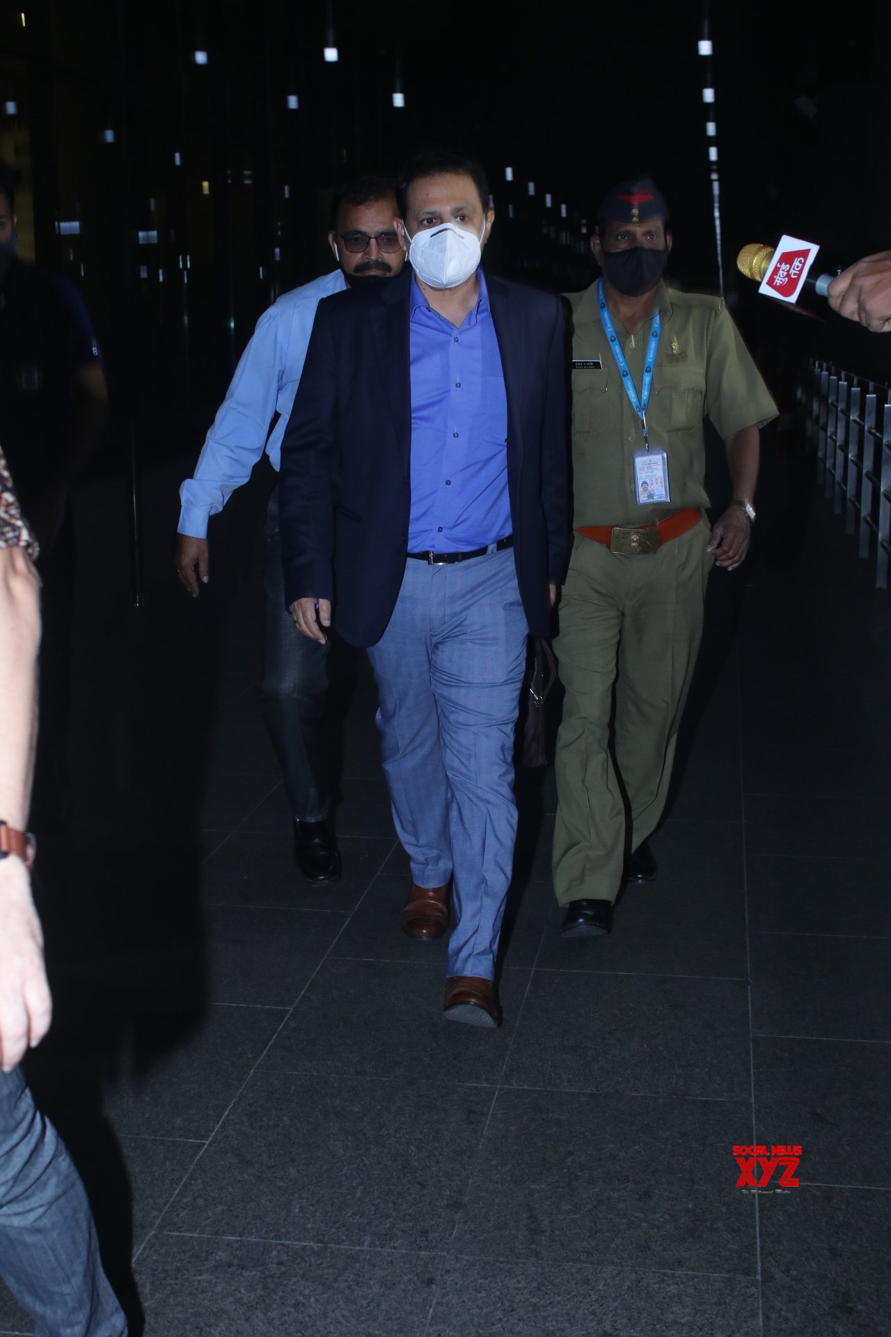 NCB Officer Sanjay Singh Spotted At Airport - Gallery - Social News XYZ