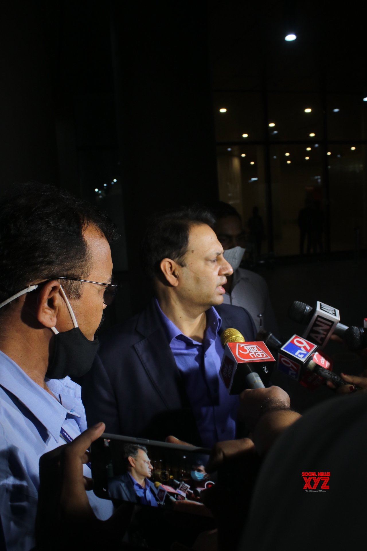 NCB Officer Sanjay Singh Spotted At Airport - Gallery - Social News XYZ