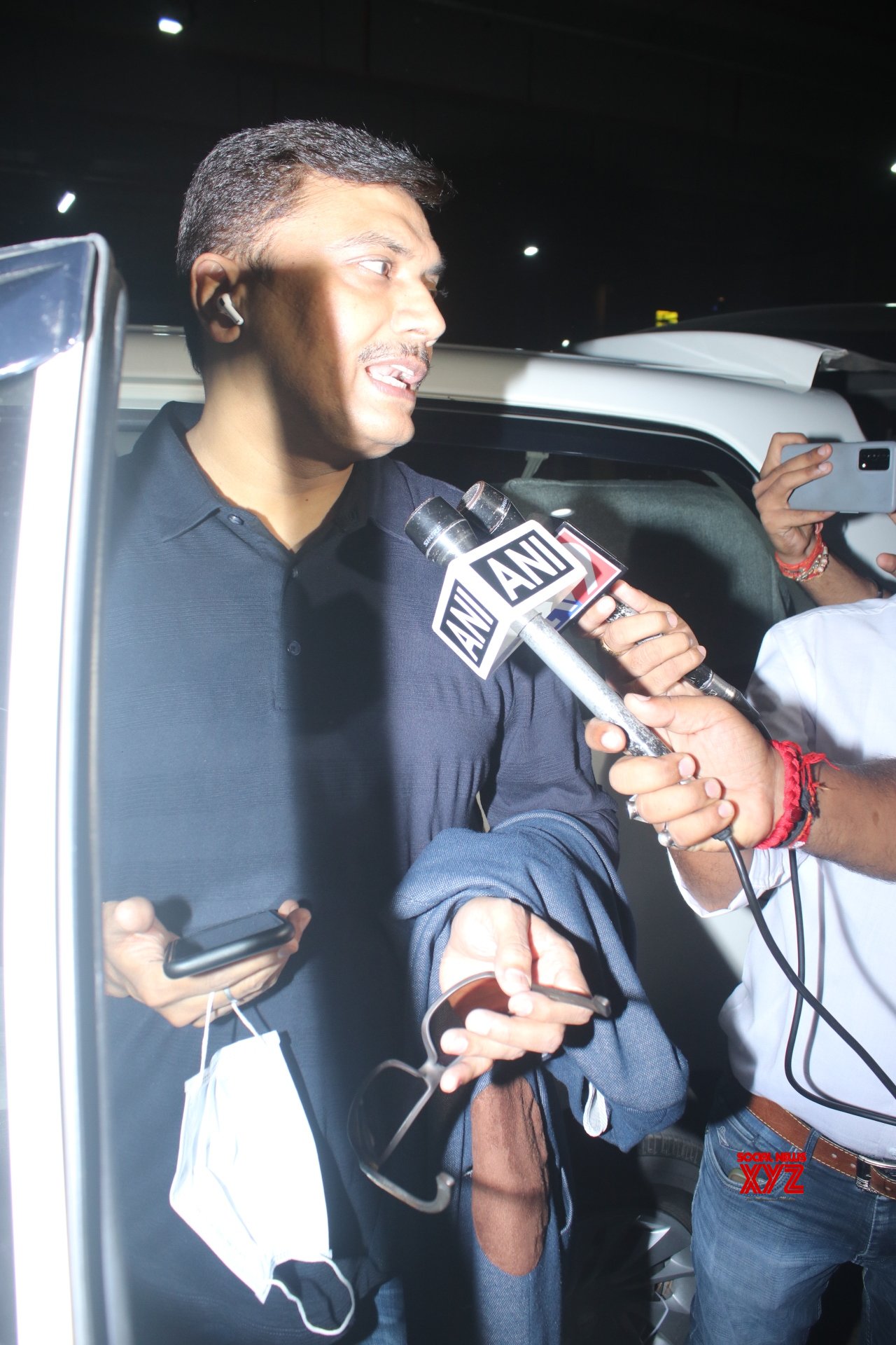 NCB Officer Gyaneshwar Singh Spotted At Airport Arrival - Gallery ...