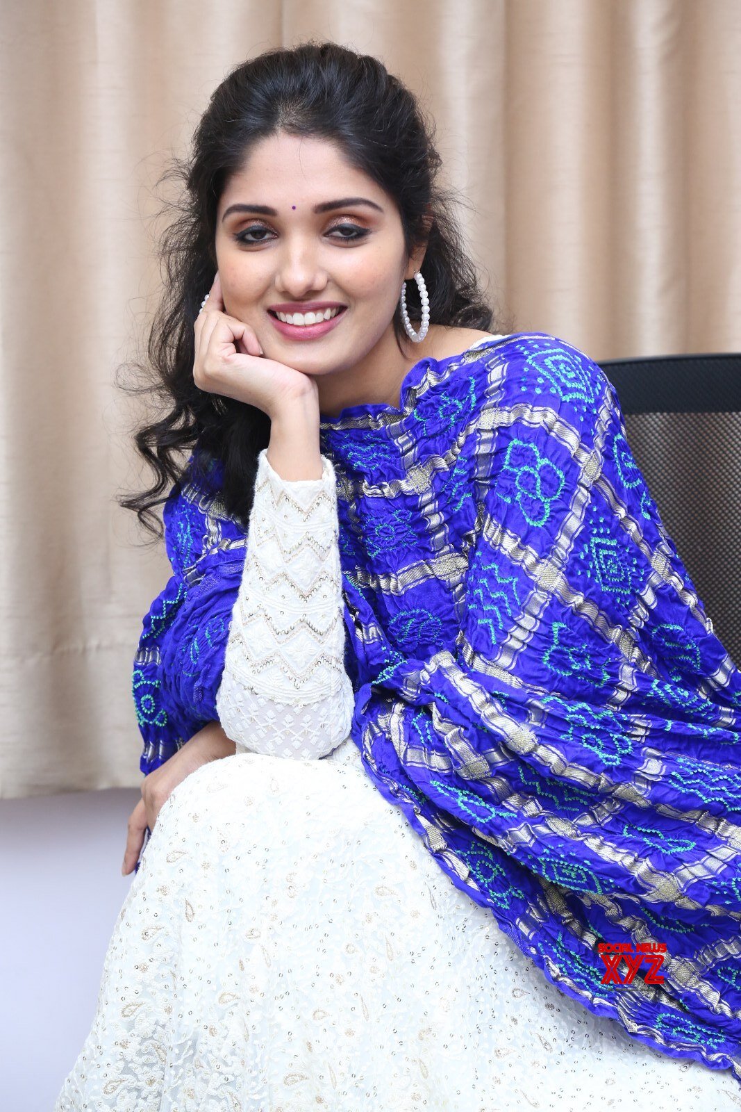 Actress Geeth Saini Glam Stills From Pushpaka Vimanam Movie Interview ...