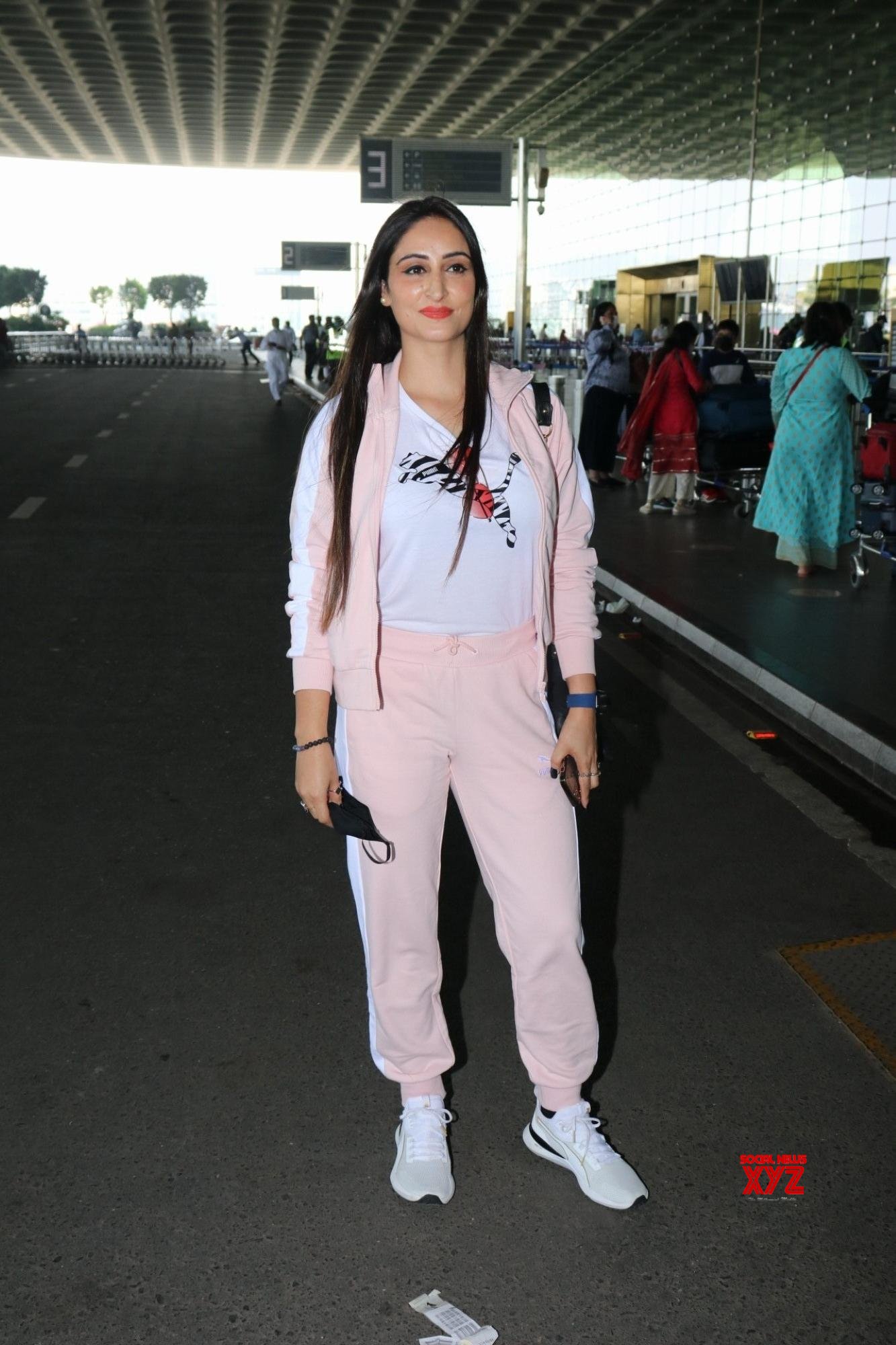 Actress Prerna Bhatt Spotted At Airport Departure - Gallery - Social ...