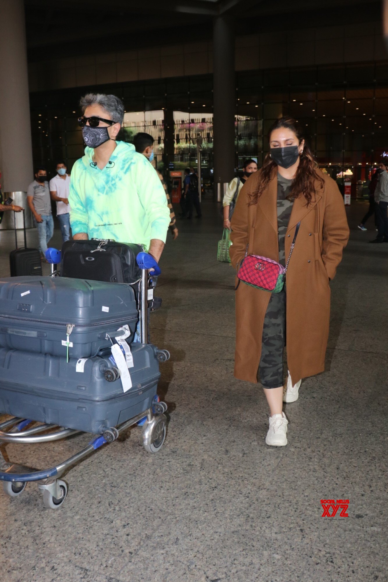 Huma Qureshi And Zaheer Iqbal Spotted At Airport Arrival - Gallery ...