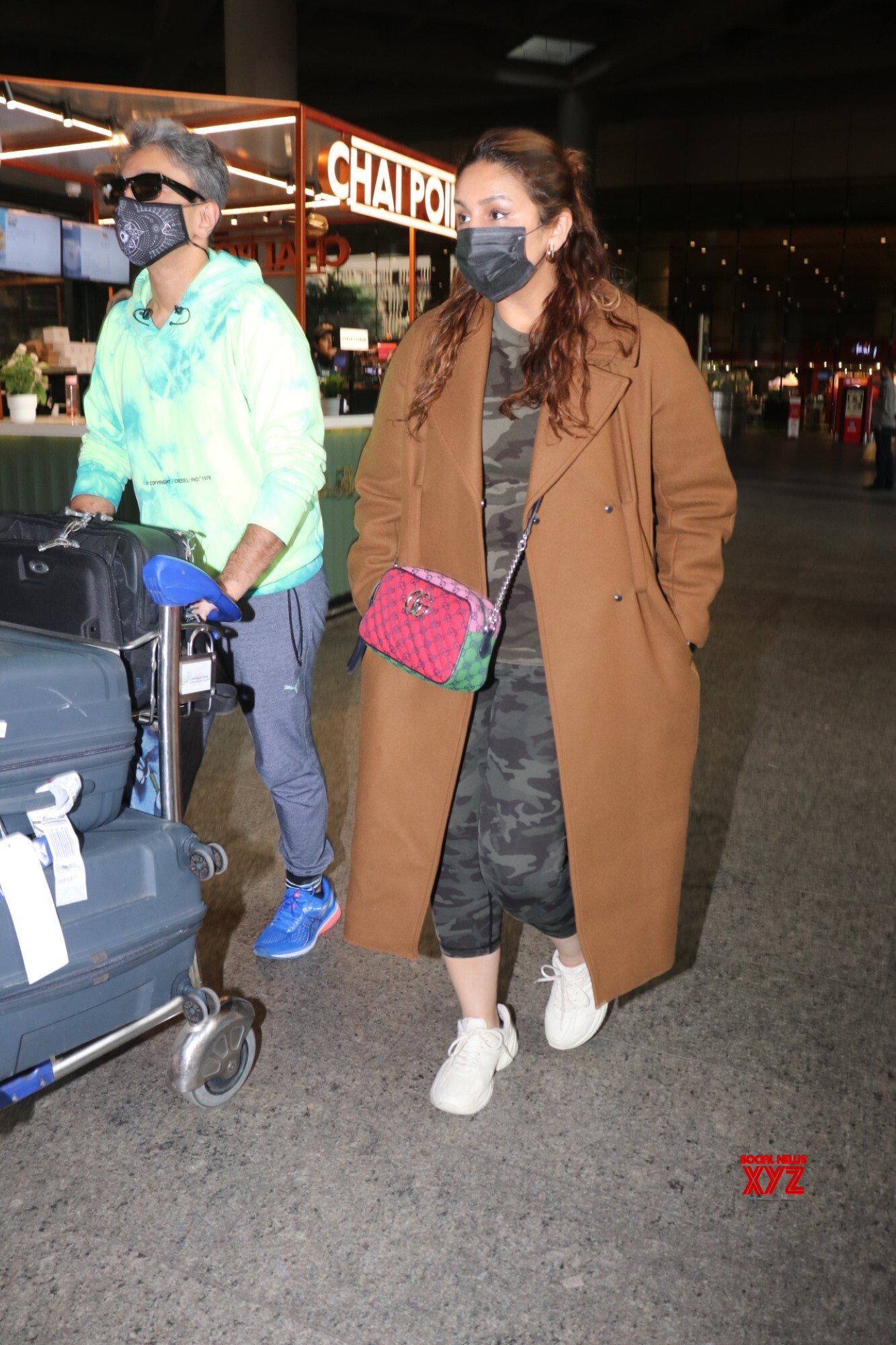 Huma Qureshi And Zaheer Iqbal Spotted At Airport Arrival - Gallery ...