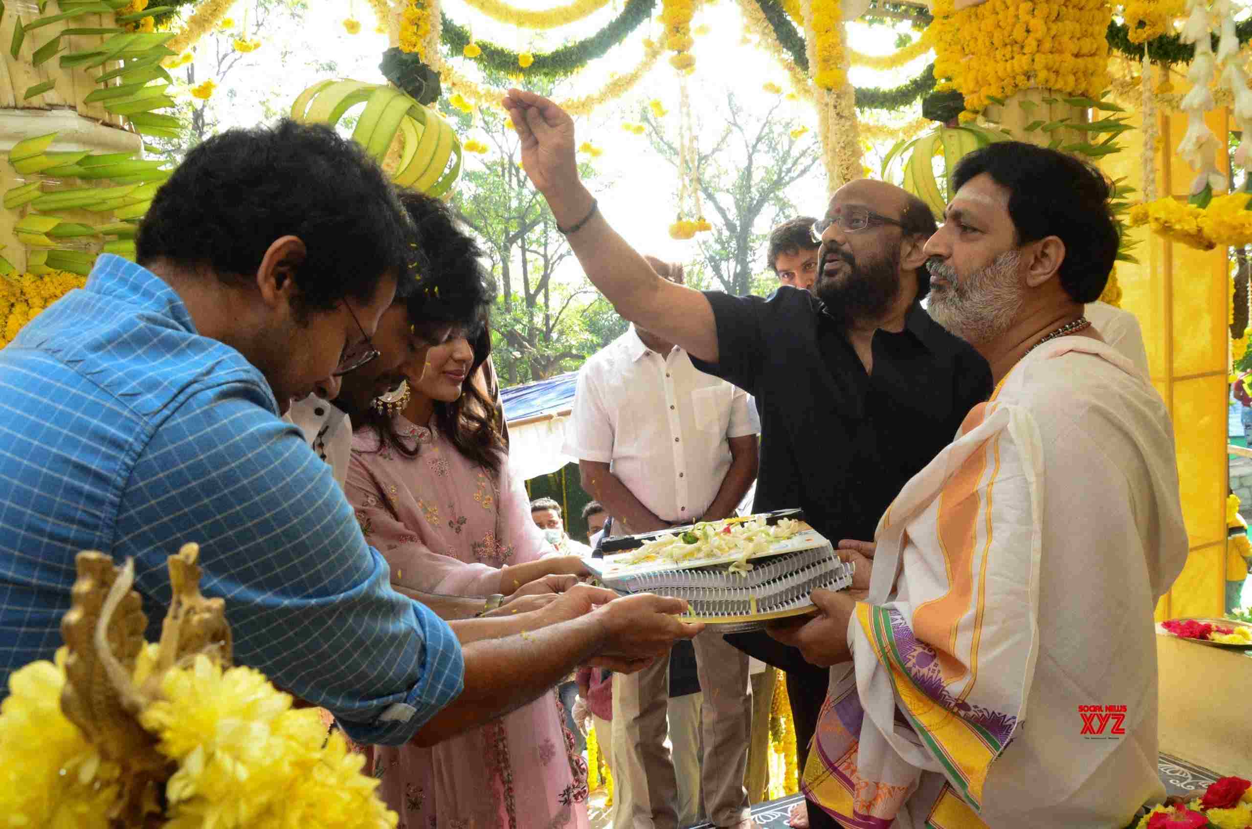 Vaathi Aka Sir Movie Pooja Ceremony HD - Gallery - Social News XYZ