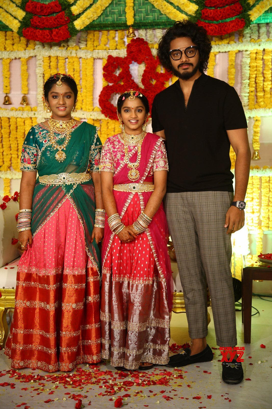 Tollywood Celebrities At Raviteja Manger Srinivasa Raju Daughters Half ...