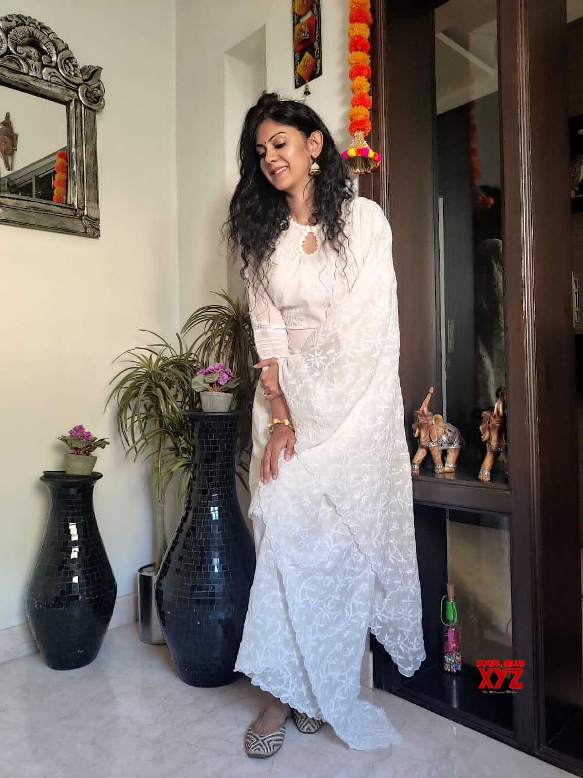 Actress Kamna Jethmalani Latest Hot Glam HD Stills - Social News XYZ