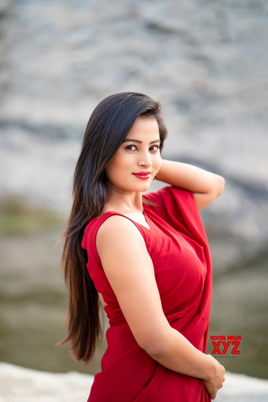 Actress Anusha Rai Latest Glamor Stills - Social News XYZ