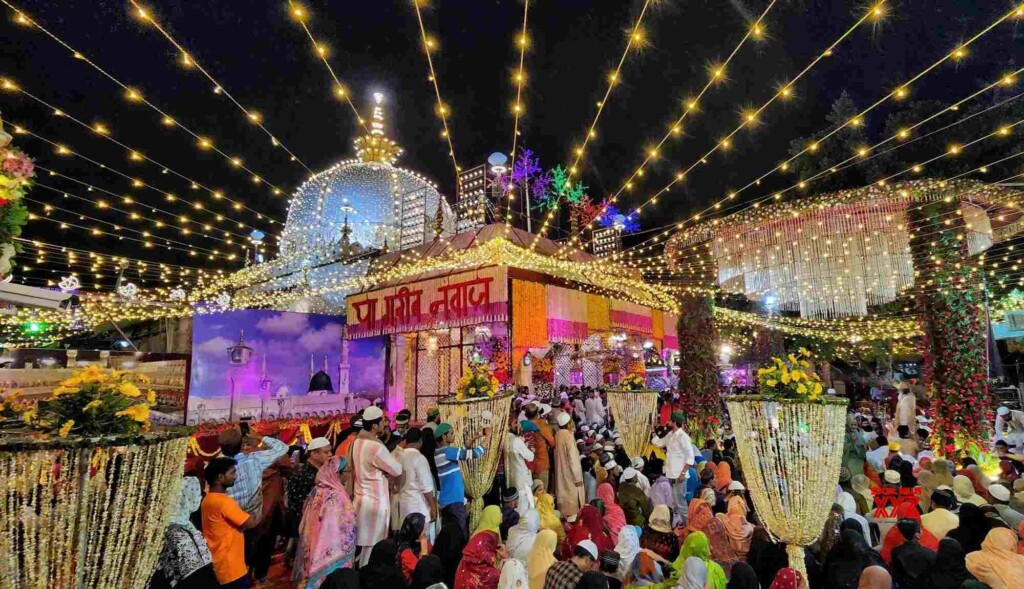 Ajmer: Muslim devotees offers prayers at the decorated Ajmer Sharif ...