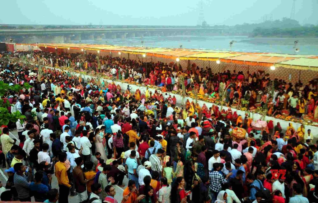 New Delhi : Devotees in large numbers offer prayer on the occasion of ...