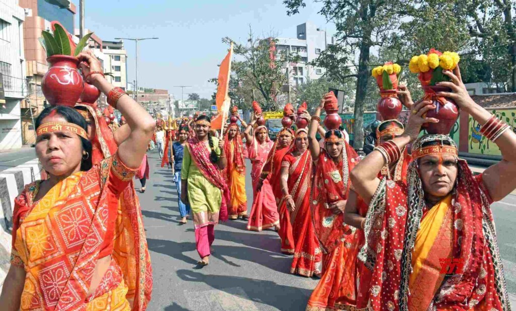 Ranchi : Women devotees carrying Urn on their head during religious ...