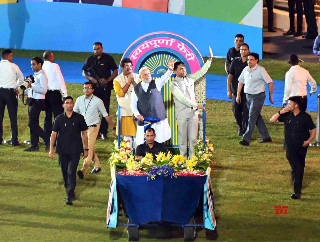 Margao: Prime Minister Narendra Modi with Goa CM Paramod Sawant arrives ...