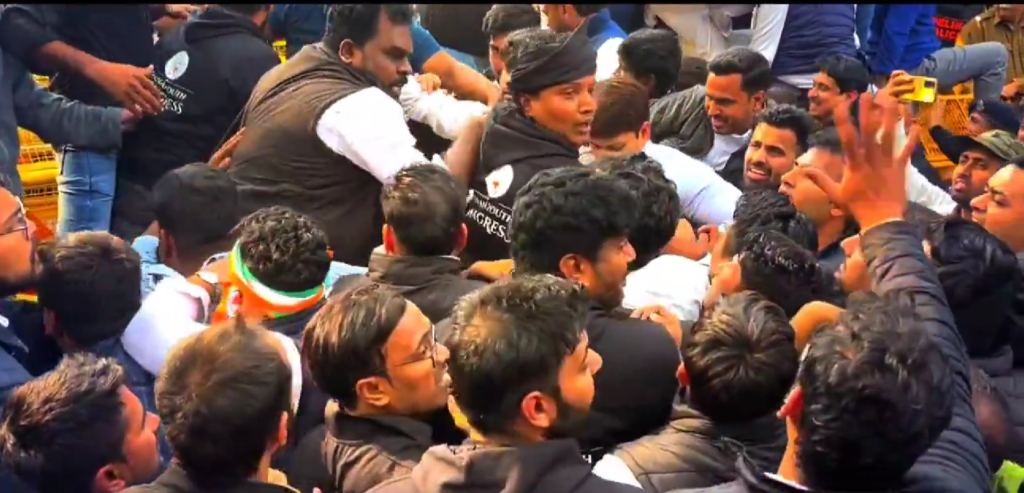 IYC stages protest against govt over unemployment, suspension of MPs ...