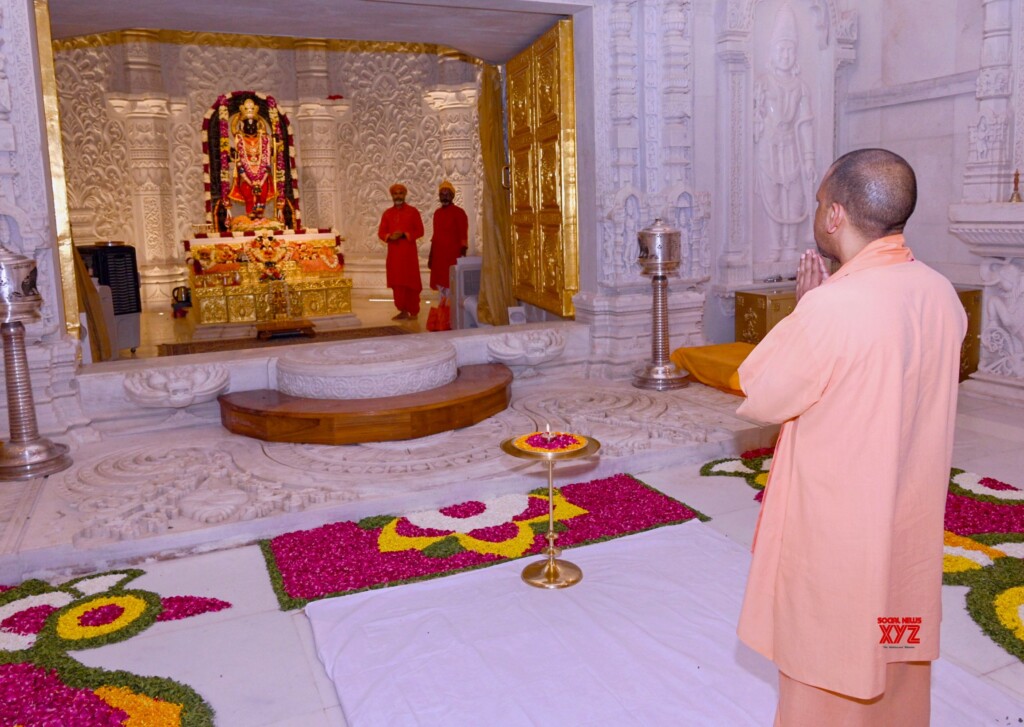 Ayodhya: Uttar Pradesh Chief Minister Yogi Adityanath offers prayers at ...