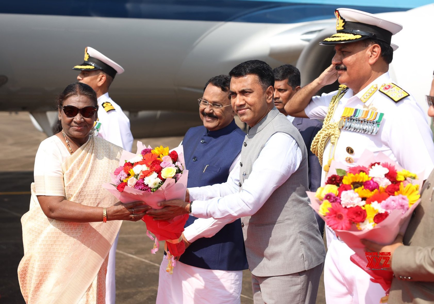 Goa: President Droupadi Murmu arrives at Dabolim Airport - #Gallery ...