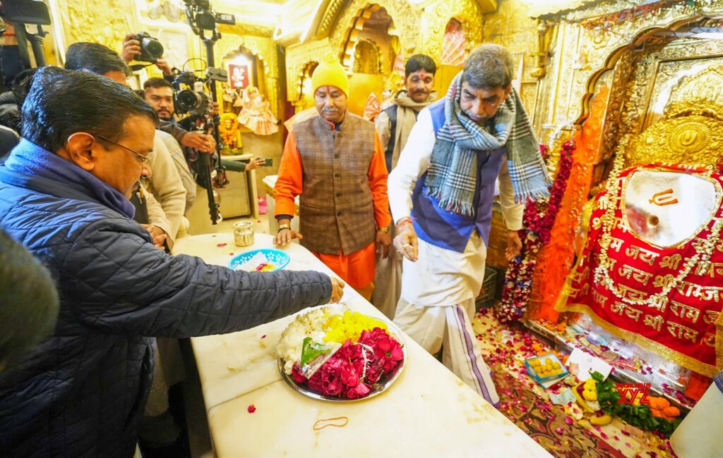 New Delhi: AAP National Convener Arvind Kejriwal Seeks Blessings at Valmiki Temple #Gallery ...