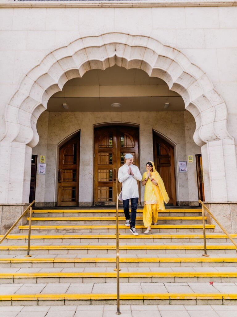 'DDLJ Musical' lead pair Jena Pandya & Ashley Day visit Gurudwara ahead ...