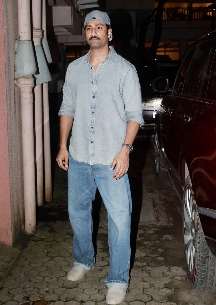 Vicky Kaushal, Rajinikanth, Arjun Kapoor mourn the loss of Dharmendra - Social News XYZ