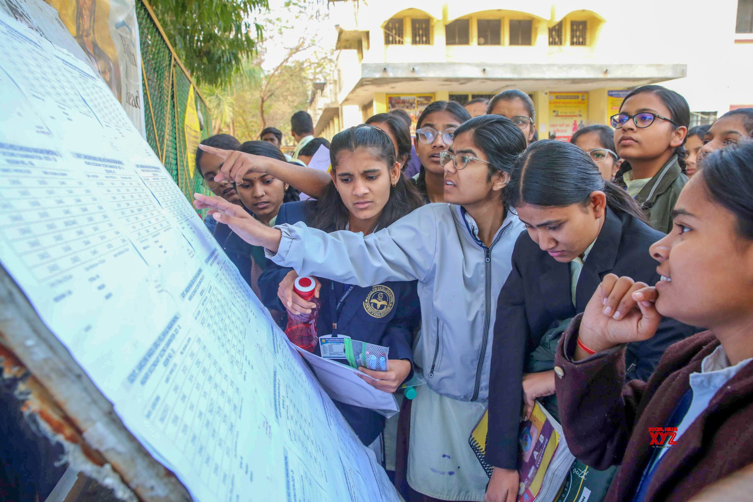 Bhopal: Students Arrive For MP Board High School Examinationc #Gallery ...